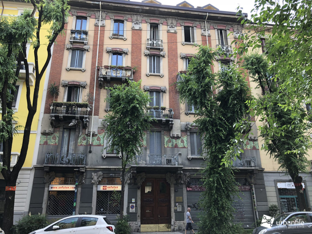 Milano | Porta Romana - Le aquile di via Crema 14, liberty esuberante ...