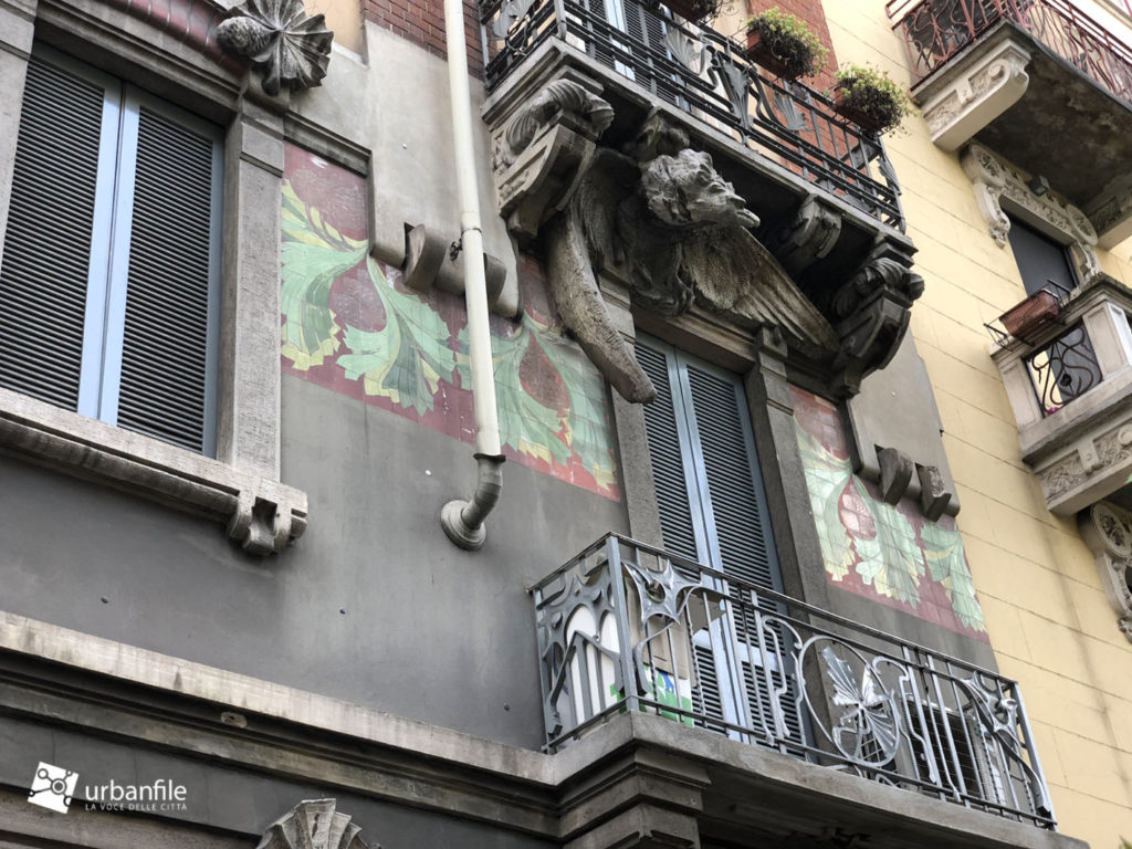 Milano | Porta Romana - Le aquile di via Crema 14, liberty esuberante ...