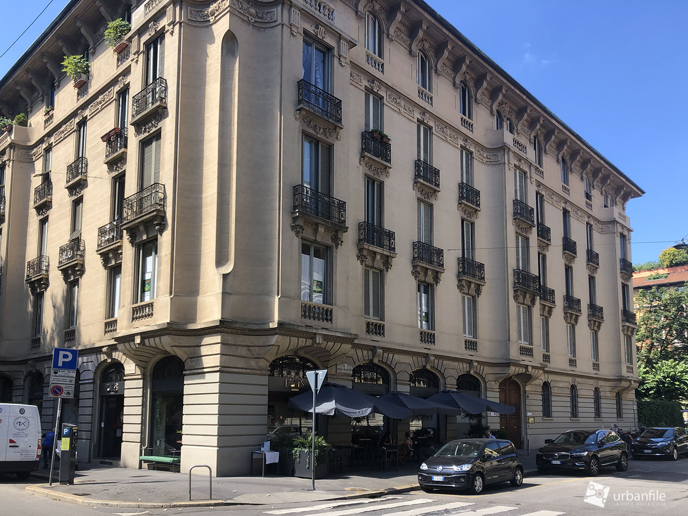 Milano | Porta Vittoria - L'eleganza parigina di Casa Ballerio di viale ...