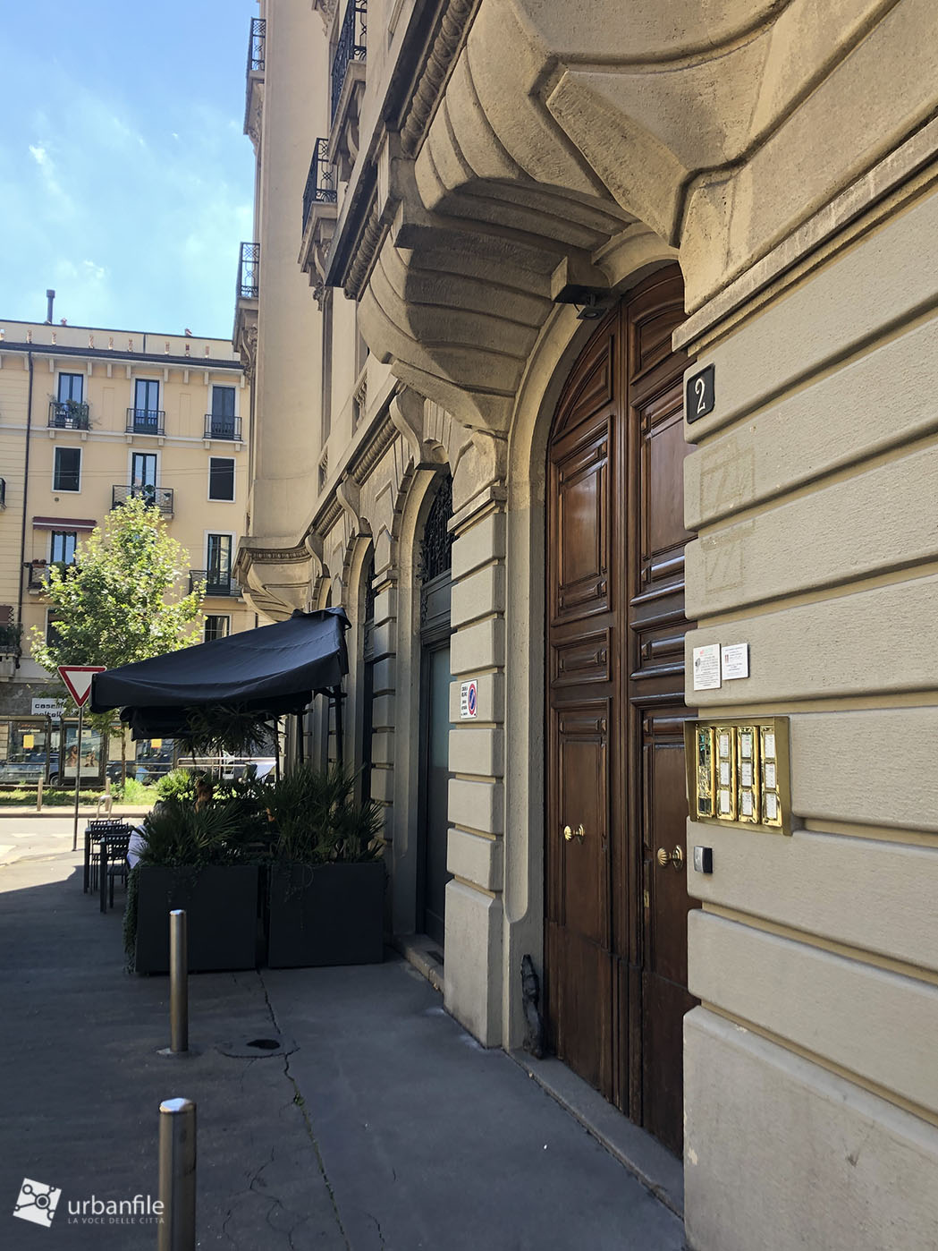 Milano | Porta Vittoria - L'eleganza parigina di Casa Ballerio di viale ...