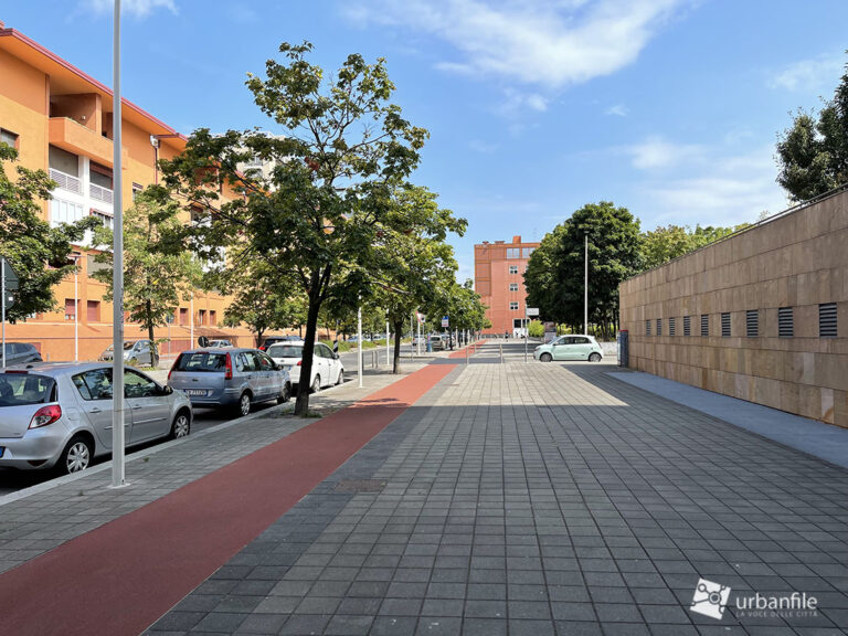 Milano | Bicocca - Ciclabile di Viale Piero e Alberto Pirelli - Urbanfile