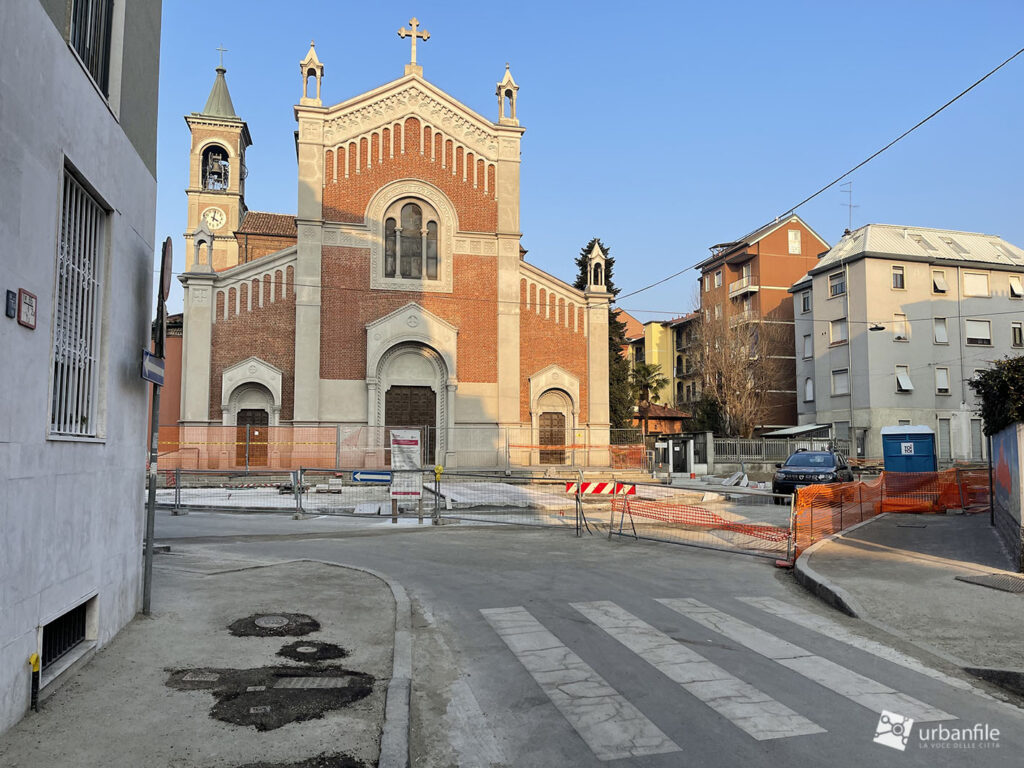 Milano | Rogoredo – Rinnovo vie davanti alla chiesa della Sacra ...