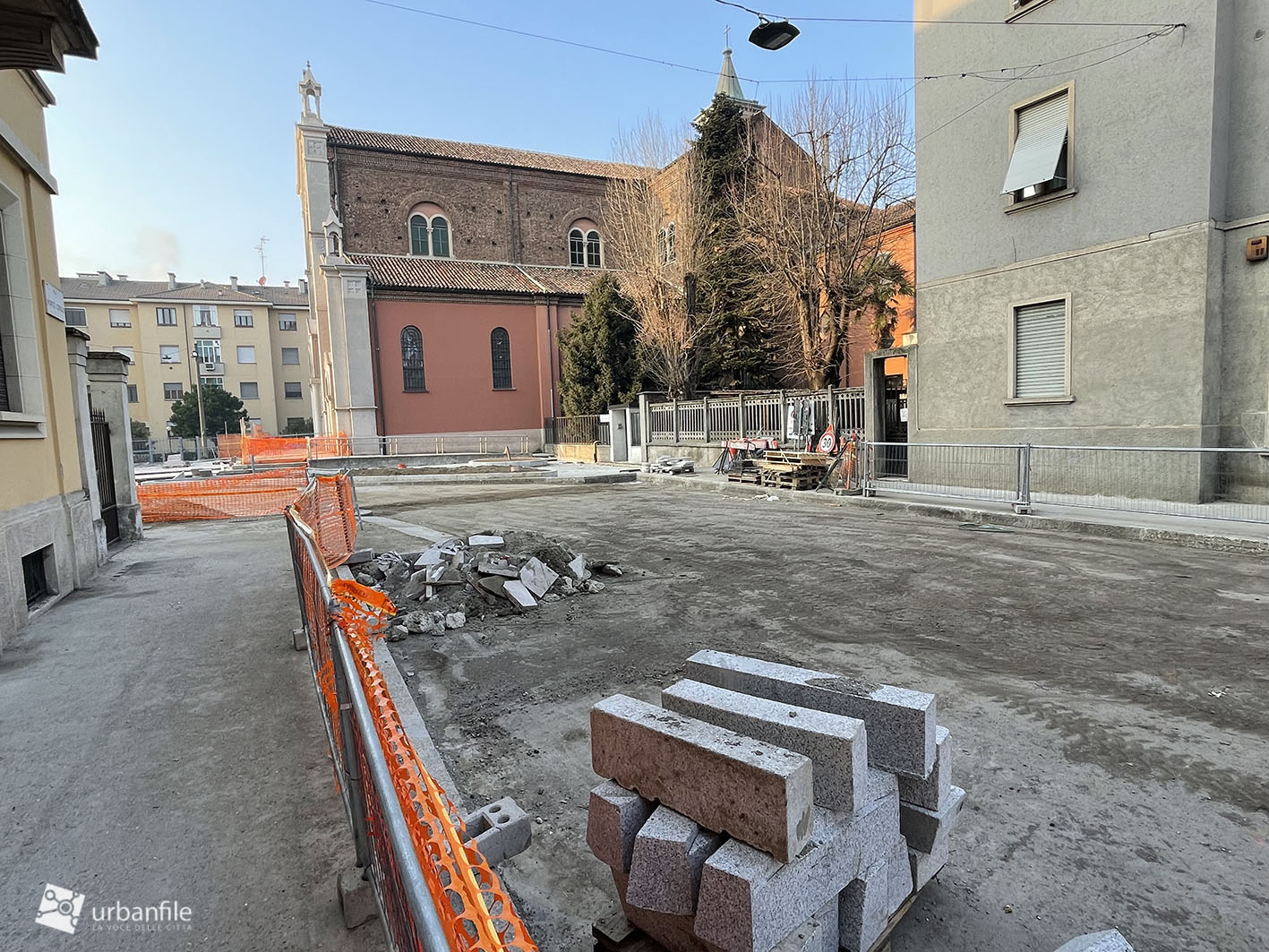 Milano | Rogoredo – Rinnovo vie davanti alla chiesa della Sacra ...