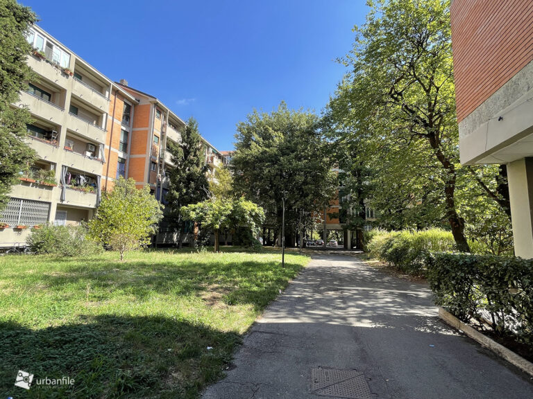 Milano | Comasina – Piazza Gasparri dopo 3 anni di urbanistica tattica ...