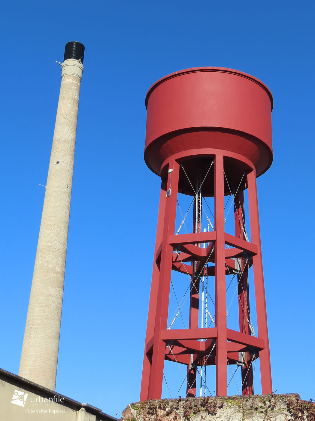 Moncler Headquarters - Urbanfile