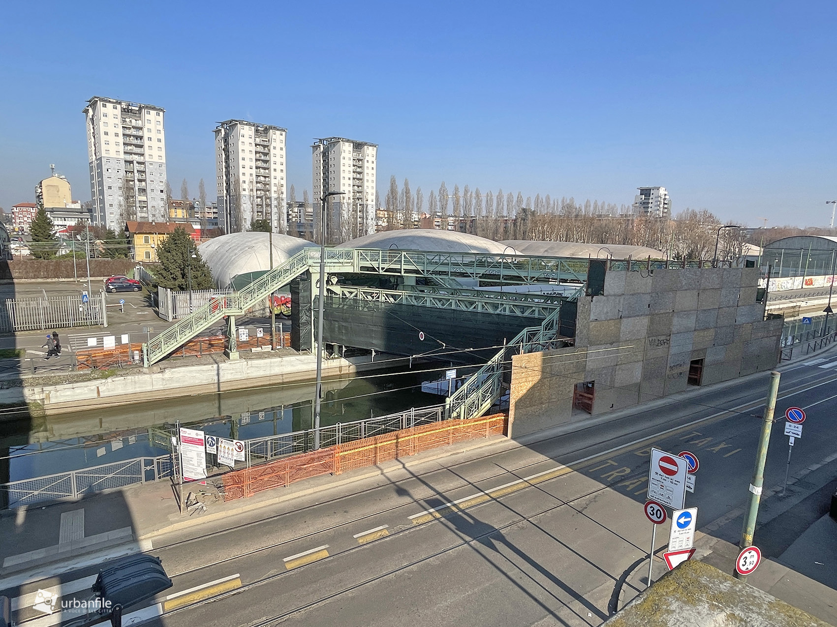 Milano | San Cristoforo – Il ponte mobile della Richard Ginori in ...