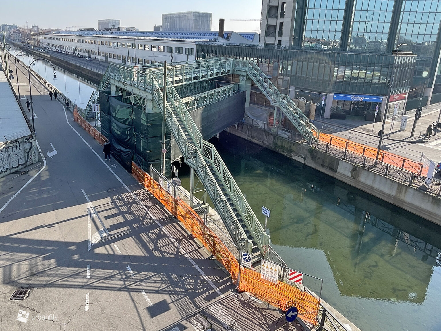 Milano | San Cristoforo – Il ponte mobile della Richard Ginori in ...