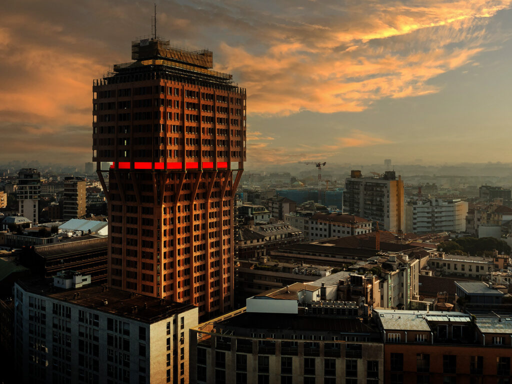 Milano | Centro - Un ristorante panoramico al 18° della Torre Velasca ...