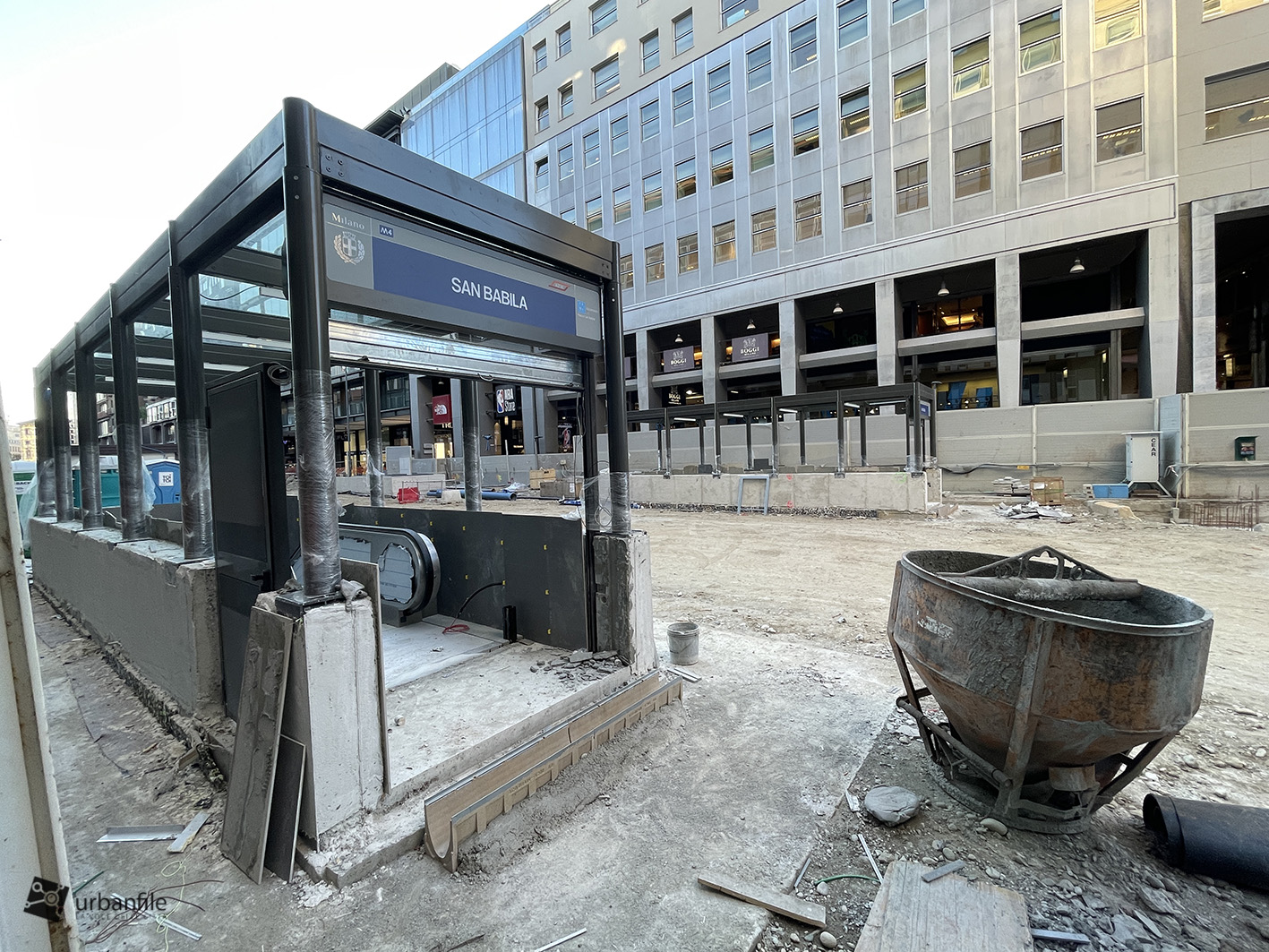 Milano | San Babila – Cantiere stazione M4 e piazza: fine marzo 2023 ...