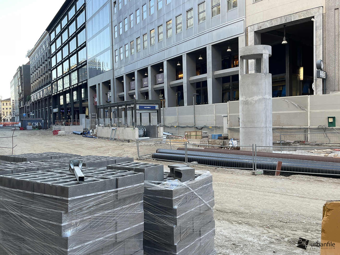 Milano | San Babila – Cantiere stazione M4 e piazza: fine marzo 2023 ...