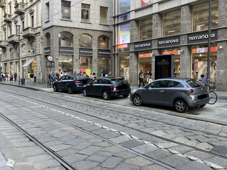 Milano | Cinque Vie – La difficile Via Torino: pedoni, ciclisti ...