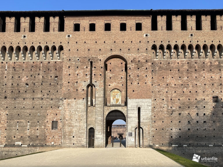 Milano | Centro Storico - Le mura medievali della Cerchia dei Navigli ...
