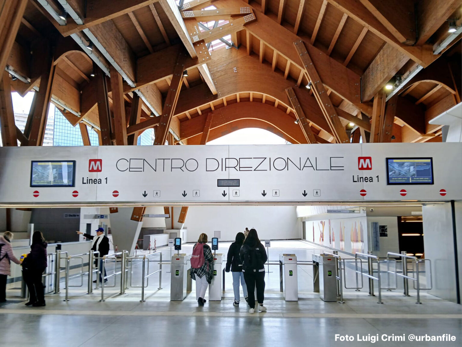 Napoli | Centro Direzionale - Apre la nuova stazione della metropolitana Linea 1 - Urbanfile