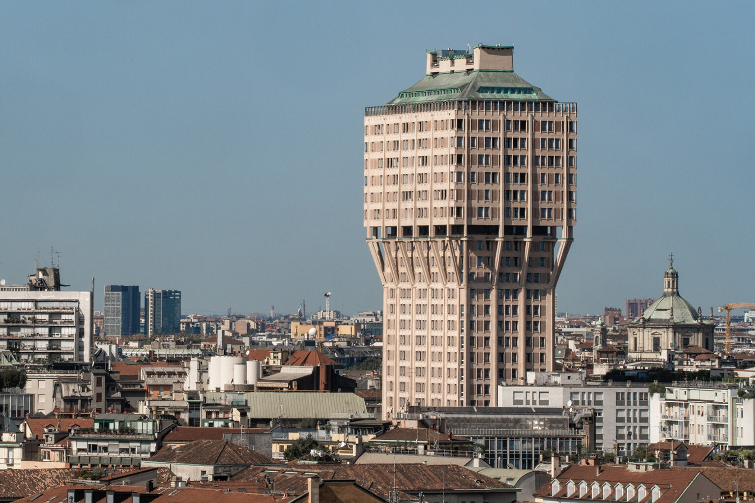 Milano | Centro Storico – La Torre Velasca torna a splendere: un’icona ...